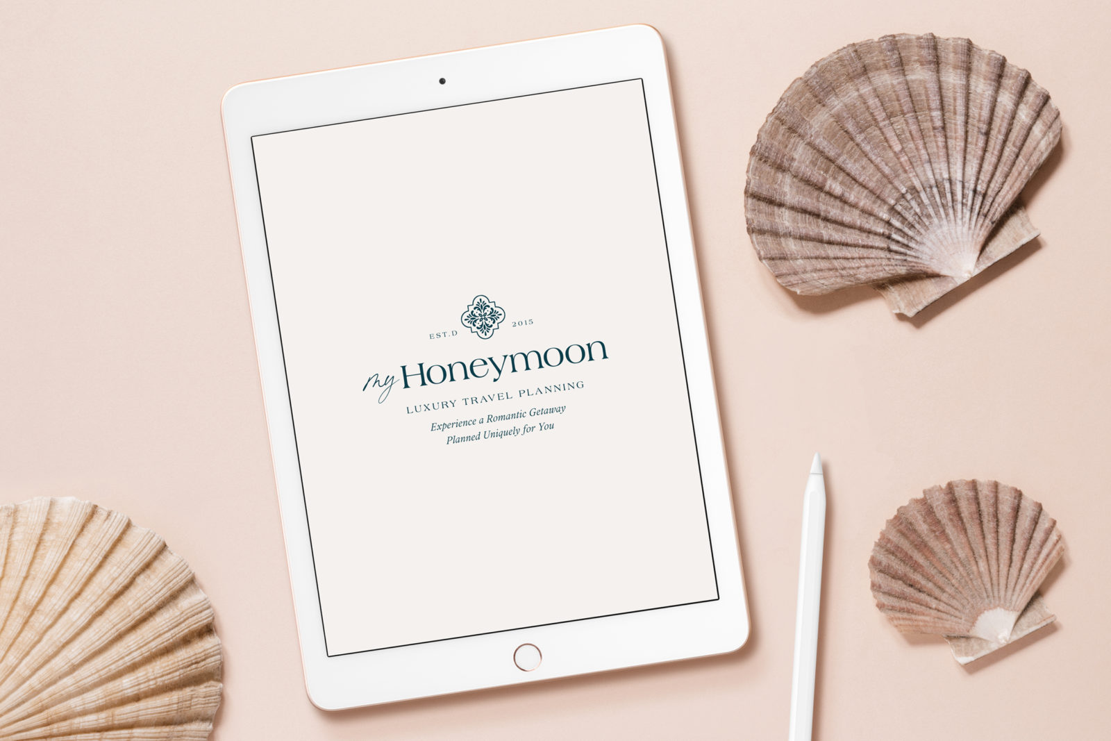 Luxury Travel Brand Design for myHoneymoon // Travel Planner in Greece